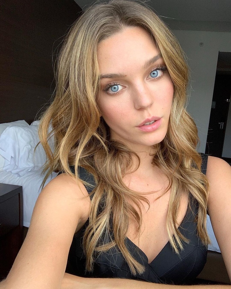 Amanda Strachan's Instagram, Twitter & Facebook on IDCrawl